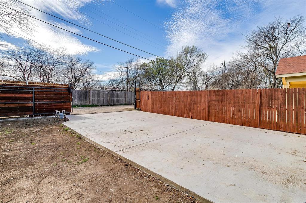 2203 Azle Avenue, Fort Worth, TX 76164 | MLS # 20542971